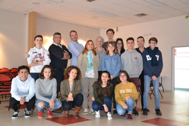 Élèves sentinelles et professeurs référents formés contre le ...